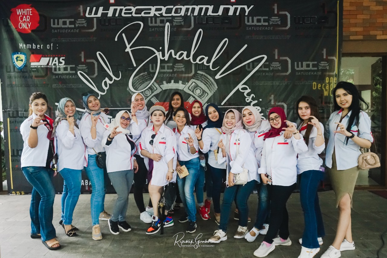 Reuni Akbar 1 Dekade White Car Community "Putihkan Cikarang" - OtomotifZone