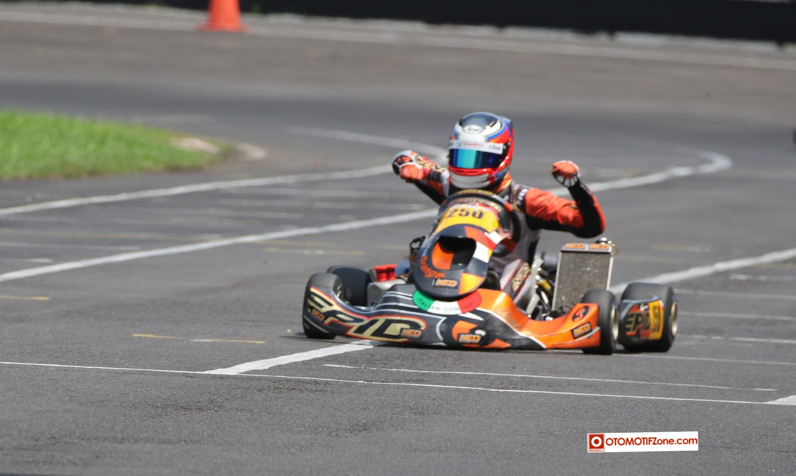 Eshark Rok Seri 3 : Perfect Weekend, Kimi Rae Berjaya di Senior A ...